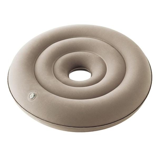 ■特長・円座クッション・安定感に優れた丸型・空気注入の調節で、好みや状況に合わせた固さ、厚さで使用可能・中央部のホールの動きで、体圧から生じる痛みを分散・すぐれたクッション性で体圧を無理なく分散、体への衝撃を軽減・フロッキー(起毛)加工で肌...