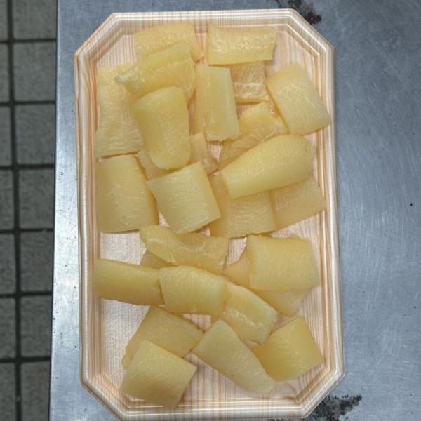 　数の子などおせち関連の海産物はアメ横が安売りを長年得意にしている商品です。折れているので一本ものに比べて価格が安くなっております。※当店の数の子は廉価販売実現の為、同一商品を大量入荷できないことが有り、画像と商品が異なる場合がありますので...