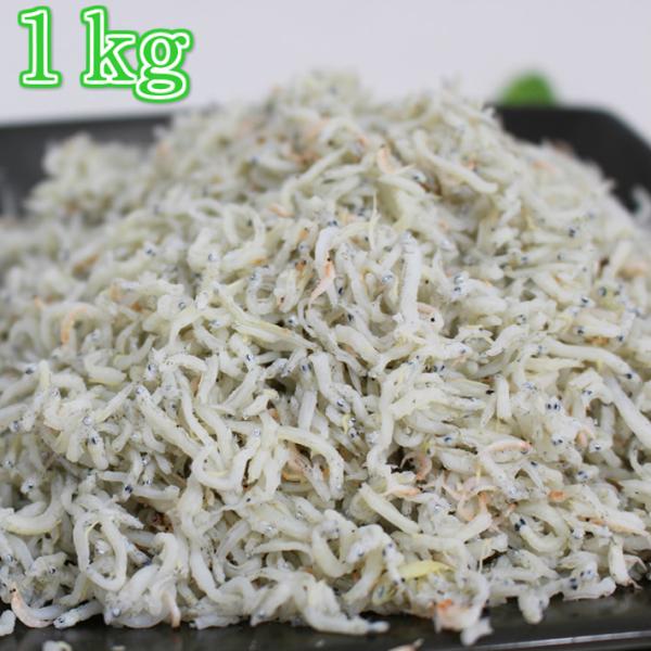 国産にこだわる丸茂商店のお任せしらす。業務用1ｋｇで、上野アメ横の飲食店御用達でもあります。包装して贈答品にもご利用出来ます。※当商品は廉価販売実現の為、メーカーお任せになります。エビ等が混じる場合もあります。 【内容量】　1ｋｇ【原材料】...