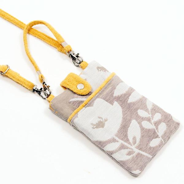 ■デザインコンセプト　やさしさを織り込んだ北欧カラー■商品について　お出かけの際にはおしゃれなお供としてはもちろん、キズや汚れからもやさしく守ってくれます。　背面のポケットはファスナー付ですのでパスケースやカードケースなども安心して収納でき...