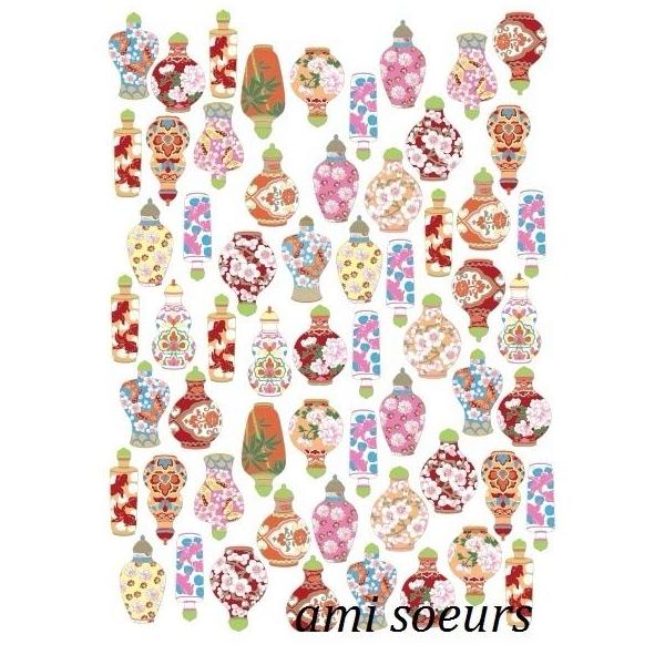 和風パフュームの香瓶（ポプリ：Potpourri）の転写紙でとても珍しいデザインとなります。色鮮やかな様々な香瓶が15種類、散りばめられておりますのでお気に入りのポプリを探してみてくださいね。赤、ピンク、オレンジ等の主要色は特色使用としてお...