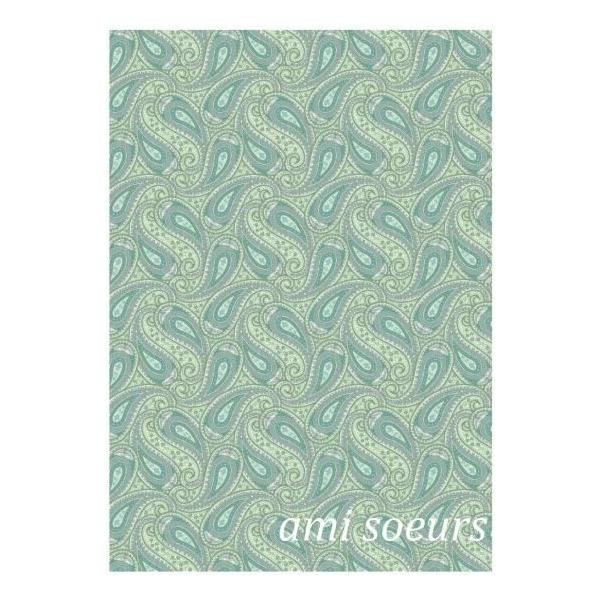 ペイズリー全面柄（緑）の高級感あふれる転写紙です。　サイズはA3(260mm×400mm)となります。写真のプレートの大きさは130mm×130mmとなっています。この転写紙はピンクのカバーコートがかかっている為、お届けする転写紙と写真は色...