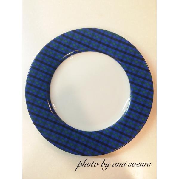 ファミリア風のチェック柄（青）-ミニとなります。チェック柄の大きさは縦が約15mm、横が約13mmとなります。ラージとミニではチェックの大きさが異なりますのでご注意ください。詳細はお写真をご参照ください。サイズはA3(260mm x 400...