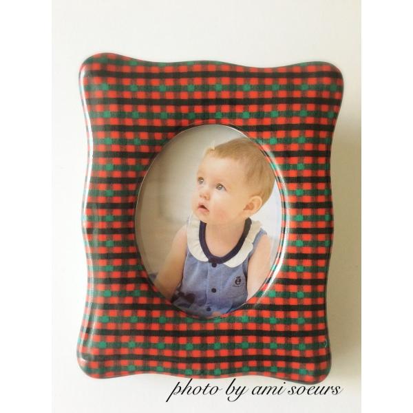 ファミリア風のチェック柄（赤）-ミニとなります。チェック柄の大きさは縦が約15mm、横が約13mmとなります。ラージとミニではチェックの大きさが異なりますのでご注意ください。詳細はお写真をご参照ください。サイズはA3(260mm x 400...