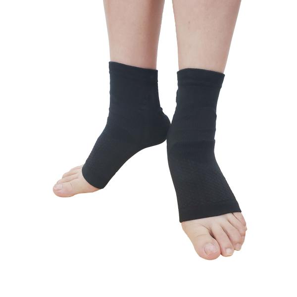 足首をしっかりサポートしてぐらつき軽減！クッション編みでかかとの衝撃を吸収。足指の根本の中足骨を圧迫することで、指先が地面を掴むことかできるようになり、バランスをとりやすくなります。【キーワード】サポーター　日本製　安心　スポーツ トラベル...