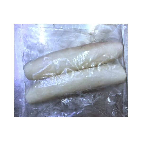 【冷凍】新鮮なイカを丁寧に処理し、ロール状に巻いて真空パックした便利な商品です。解凍してカットするだけで、炒め物、煮物、焼き物、フライなど幅広いメニューにお使いいただけます。1袋に2本入り。業務用としても使いやすく、飲食店、給食、仕出しなど...