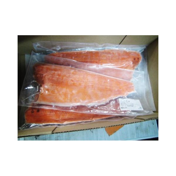 【冷凍】チリ産銀鮭を産地一回凍結で骨取りフィレにした商品です。生食用規格になります。※在庫以上の数量をご希望の場合は、お手数ですがご注文前に弊社までお電話にてご連絡頂きたくお願い申し上げます。
