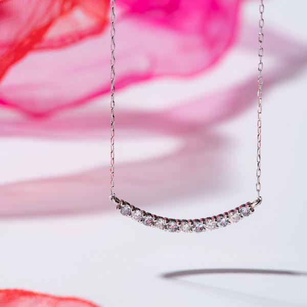 【価格改定のお知らせ】 原材料高騰に伴い、2026年5月1日（金）より本製品の価格を改定させていただきます。ラテン語で"水"を意味する"アクア"、"海"を意味する"マリン"から由来している"アクアマリン"。透き通った美しさが魅力の３月の誕生...