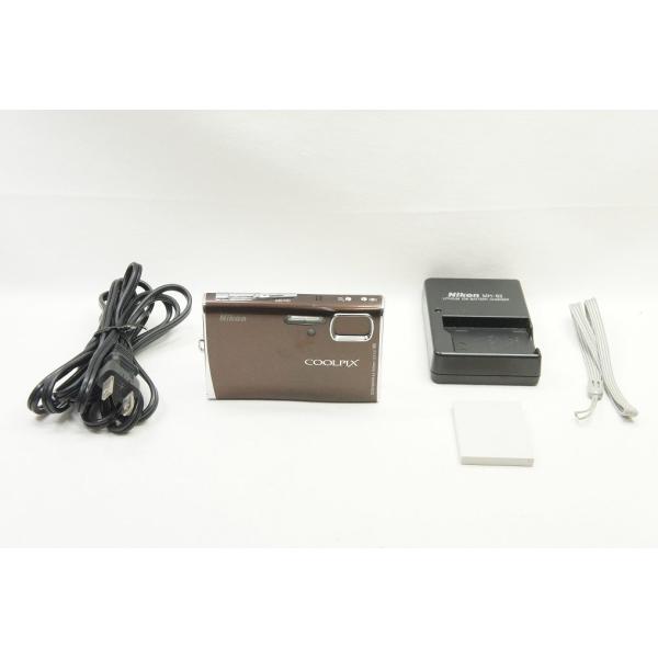 【商品名】Nikon COOLPIX S50【外観ランク】 訳あり品【備考】・電池室蓋のロック部分が破損（ちゃんと閉まらない）・液晶ドット抜け・液晶内ホコリ・ロータリーマルチセレクターの上、下、左の操作不可※その他のいかなる理由でも、訳あり...