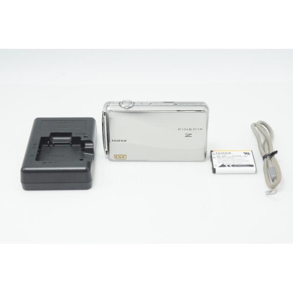 【商品名】FUJIFILM FinePix Z700EXR【外観ランク】良品【備考】・液晶画面左側黄変【付属品】付属品は写真に写っているものが全てとなります。全ての商品は自店の専門スタッフがコンディションチェックを済ませておりますのでご安心...