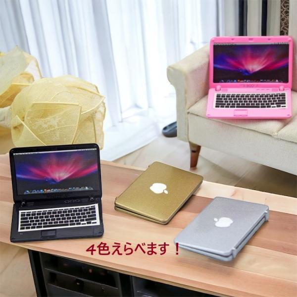 このミニチュアドールハウスノートパソコンは、リアルなデザインと細部までこだわった造りで、ドールハウスのインテリアにぴったりのアクセサリーです。小さな手でも持ちやすく、お子様の遊びに最適です。ドールハウスの世界をさらに楽しいものにする一品です...