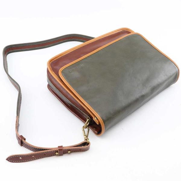 ペニシュミント革鞄　グラブショルダー　ショルダーバッグ  入荷待 注文受付中 12月中旬発送予定ストラップを外して脇の下に抱えて持ち歩けそうなショルダーバッグ。薄型で普段使いに抜群のサイズ。一泊二日の旅行に対応できるお洒落なショルダーバッグ...