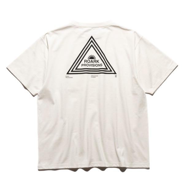 ROARK (ロアーク)自由を求める冒険家のためにデザインされたグラフィック"ROARK PROVISIONS"。サラリとした質感にドライで柔らかな肌触りで快適な着心地を併せ持つFine Tech Dry Tシャツは、オリジナルで編みたてら...