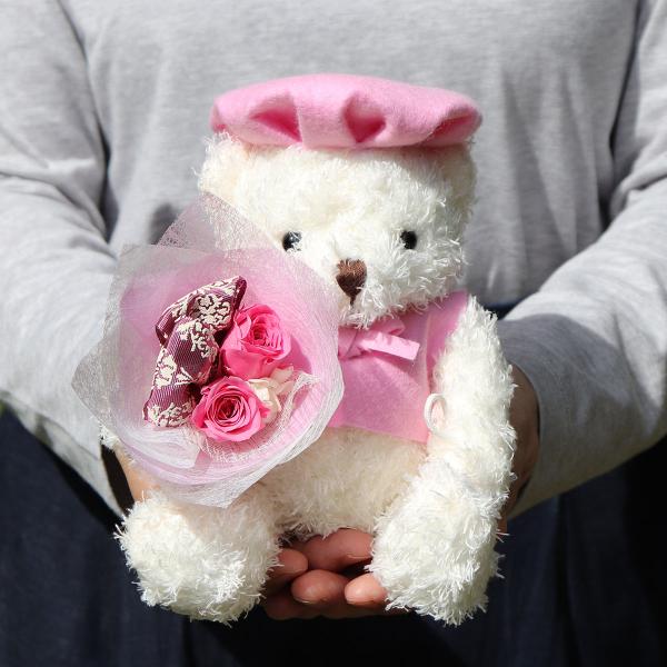 長寿のお祝いにかわいいちゃんちゃんこベアの贈り物。ふわふわやさしい手触りにずっと触っていたいテディベア。プリザーブドフラワーのミニブーケと一緒に「おめでとう」を届けます。ご希望の方にタグお付けします。■ 卒寿（そつじゅ） 90歳 卒の字の略...