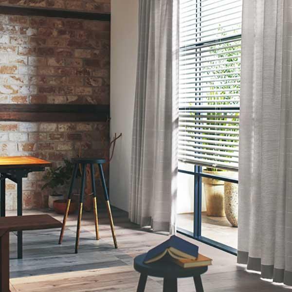 【商品名】川島織物セルコン FELTA フェルタROOM FOR TWO FT6275〜6279【サイズ】カーテンを1cm単位でオーダーできます。幅は、レール幅からゆとり分の1.05をかけてください。丈は、カーテンの総丈をお知らせ下さい。掃...