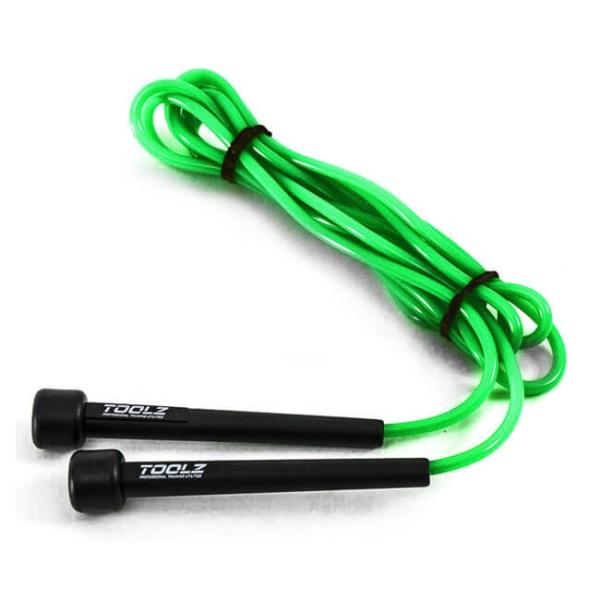 SPECカラー：ネオングリーン×ブラックサイズ：約300cm素材：ロープ：ゴムハンドル：プラスチック名称：TOOLZ Skipping Rope仕様：オーソドックスな縄跳びロープです。持久力やレッグワーク等のトレーニングに最適です。●バレン...