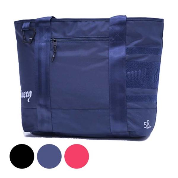 SPECカラー：ブラック、ネイビー、レッドサイズ：約W38×H37×D19cm容量：約30L素材：1680D リサイクルポリエステル ※撥水性、耐水性、耐久性、断熱性に加え耐光性(紫外線による色抜け)も強化したblueeqオリジナルリサイク...