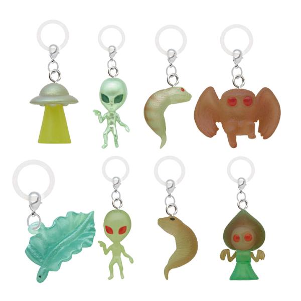 暗闇で光る！UMA めじるしアクセサリーメーカー：バンダイ新古品・未使用品ラインナップ1.UFO2.グレイA3.ツチノコA4.ツチノコB5.スカイフィッシュ6.モスマン7.グレイB8.フラットウッズモンスターガチャガチャの特性上、冊子折れ及...