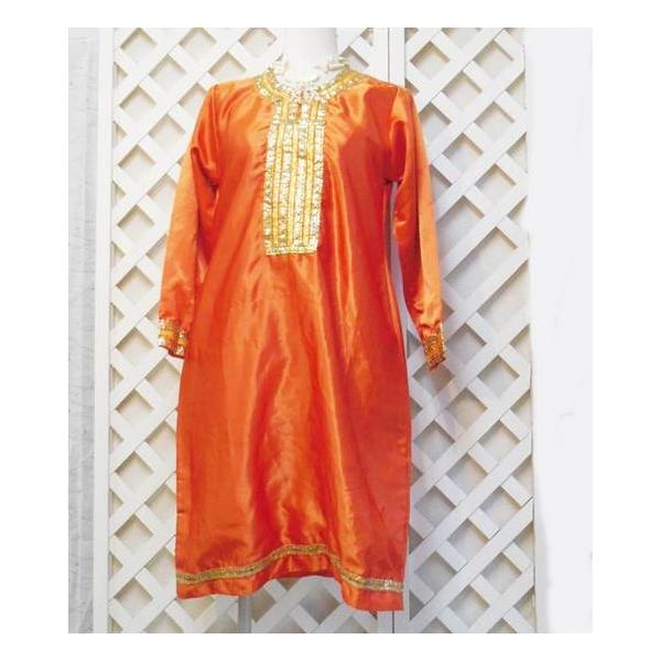 生産国　エジプト製素材　　化繊サイズ　着丈９５センチ　　　　　胸横幅４６センチ　　　　ウエスト幅　４５センチ　　　　ヒップ幅　１００センチイスラムドレス　本来は黒衣の下に着るゆったりラインのロング丈ワンピースですが、お子様向けのドレスなので...