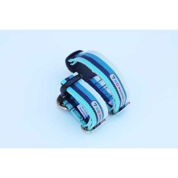 コットンのように柔らかく、水に濡れても乾きが早いアクリル100%素材です。「7SD WALKING GEAR」のタグは、車やオートバイのライトに反射します。アジャスタブルタイプなのでサイズ調節もわんちゃんの首周りに合わせやすく、バックルはカ...