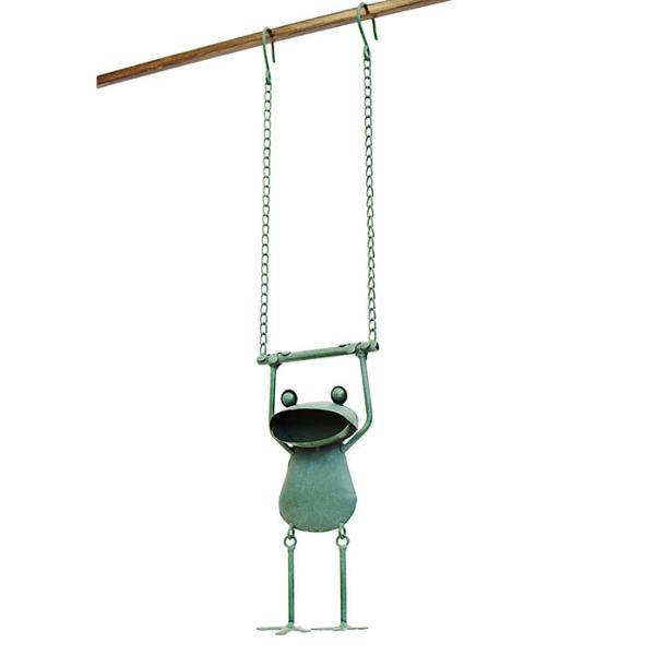 「無事帰る」「福カエル」など、「カエル」の言葉にかけて、縁起の良い生き物として愛されています。他にも「福をむかえる」、「幸せをむかえる」、「人をむかえる」と言って贈り物にも最適です。愛らしい表情のブリキ カエルのオーナメントを飾って福を呼び...