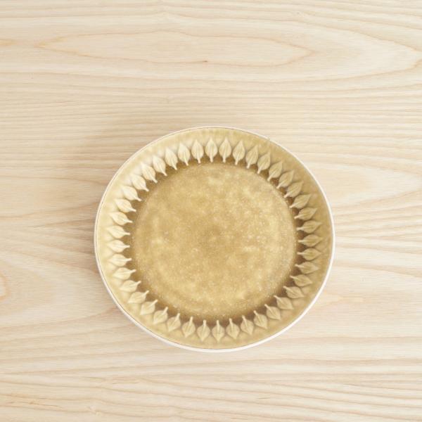 デンマークのJens.H.Quistgaardによるデザインで、葉の連続したモチーフが美しい「Relief」シリーズのケーキプレートです。1957年から80年代までKronjyden・Nissen・Bing&amp;Grondahlの3社に...