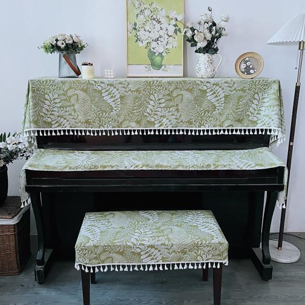 【発売日：2026年04月30日】ナチュラルな植物柄プリントとタッセルトリムが、韓式の柔らかく洗練された雰囲気を演出し、ピアノをスタイリッシュに彩ります。【オススメ】電子ピアノカバー/キーボードカバー/アップライトピアノのトップカバーとして...