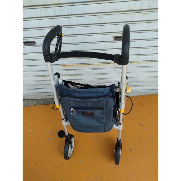 ●完成寸法/幅48×奥行57×高さ78・81・84・86.5・88.5（cm） ●収納寸法/幅24.5×奥行34×高さ82（cm） ●本体重量/5.1kg ※使用者体重は75kg迄です。 商品は写真にてご確認ください。 配送はヤマト便（元払...