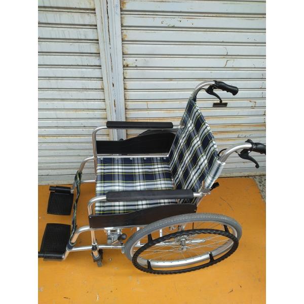 メーカー　松永製作所 品番 AR-201B タイプ 自走型 サイズ 全幅65.5×全高90×全長101.5cm 折りたたみサイズ　全幅35×全高67.5 シート幅・奥行 幅40cm／奥行40cm 前座高 43cm 後座高 40cm 重量 1...