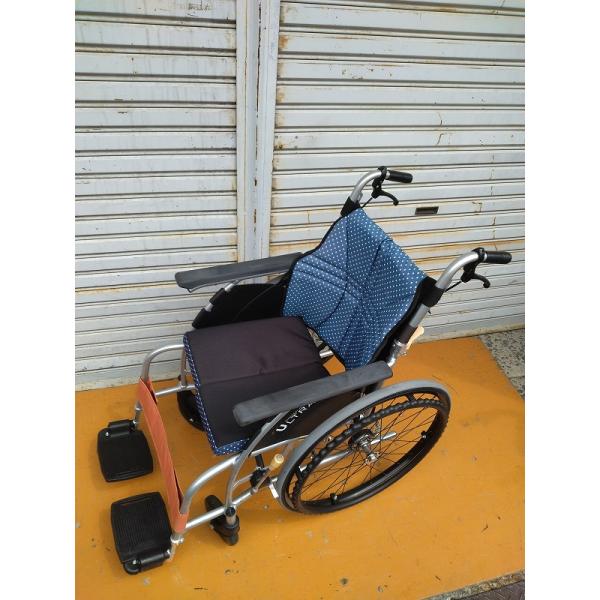 メーカー NISSIN/日進医療器 品番 NA-U1 タイプ 自走型 仕様 脚部・肘固定式の標準型 特徴 介助ブレーキ付／アルミフレーム 座幅 42 背シート 自走調整 背折れ あり 座シート 調整なし 前座高 42 クッション あり 後座...