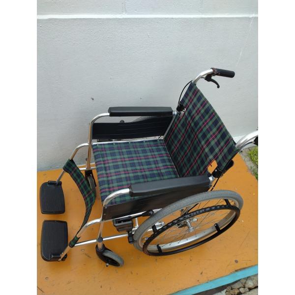 商品仕様 ●サイズ/座幅400cm、座奥行40cm、前座高43.5cm、高座高41cm、重量13?、全幅64cm、全長98cm、全高86.5cm、前輪6インチ、後輪22インチ ●材質/フレーム:アルミ、シート:ナイロン ●折りたたみ時寸法/...