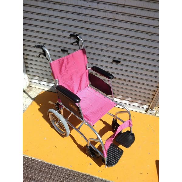 ●サイズ／全幅56×全長97×全高92cm、座面：幅40×奥行38cm、前座高：44cm、後座高：42cm ●車輪サイズ／前輪6×後輪22インチ ●重さ／10.2kg ●材質／フレーム：アルミ、シート：ナイロンポリエステル ●最大使用者体重...