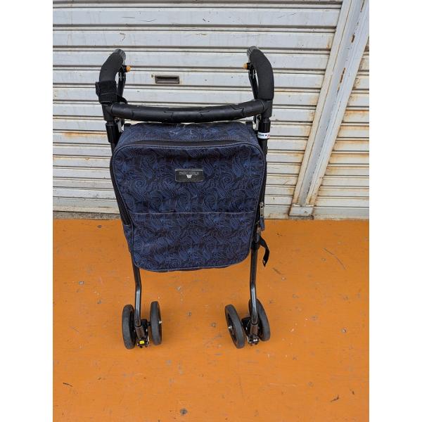 ●完成寸法/幅48×奥行57×高さ78・81・84・86.5・88.5（cm） ●収納寸法/幅24.5×奥行34×高さ82（cm） ●本体重量/5.1kg ※使用者体重は75kg迄です 商品は写真にてご確認ください。 配送はヤマト宅急便（元...