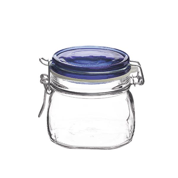 ヴィンテージなデザインで、ジャムや乾物を保存したり、インテリアとしてや小物を入れたりするのにも最適です。鮮やかなブルーのキャップでオリジナリティ溢れるモデルです。※耐熱ガラスではありません※電子レンジ、直火不可容量：500mlサイズ：H98...