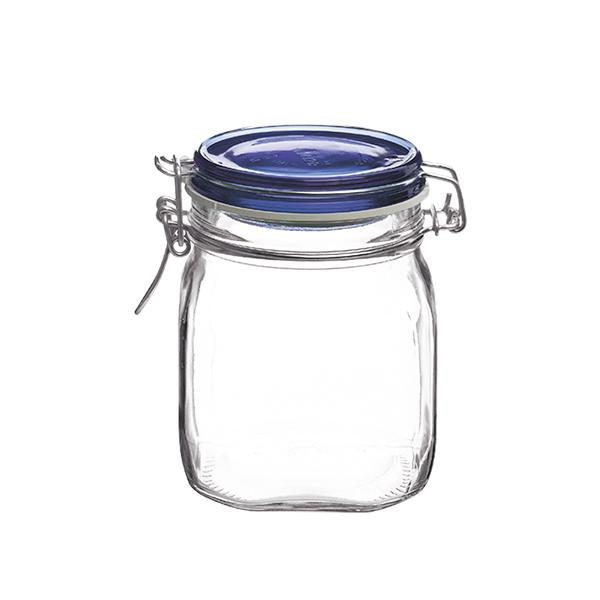 ヴィンテージなデザインで、ジャムや乾物を保存したり、インテリアとしてや小物を入れたりするのにも最適です。鮮やかなブルーのキャップでオリジナリティ溢れるモデルです。※耐熱ガラスではありません※電子レンジ、直火不可容量：750mlサイズ：H13...