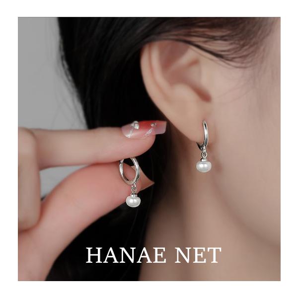 【サイズ】　外径12ｍｍ内径9ｍｍ.post0.7ｍｍ【カラー 】　SILVER【素　材】　シルバー925/linestone耳元に小粒パールが素敵なデザインのフープピアスです。アレルギーにも肌に優しシルバー925を使用しています。普段使い...