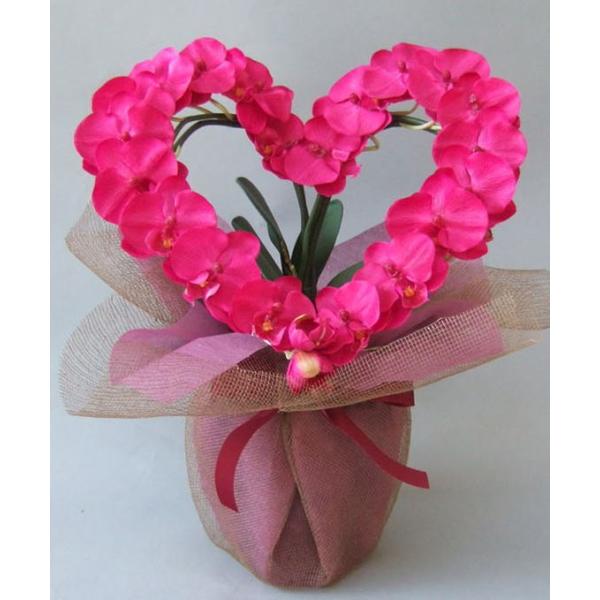 光触媒のコーティングで、除菌・消臭作用もある造花の胡蝶蘭。水やり不要で枯れない造花は、手間がかからない為、開店祝い・開業祝い・開院祝い・移転祝い・新築祝いなど、また、誕生日プレゼントや就任祝いにも人気です。また、温度に関係なく配送ができるの...