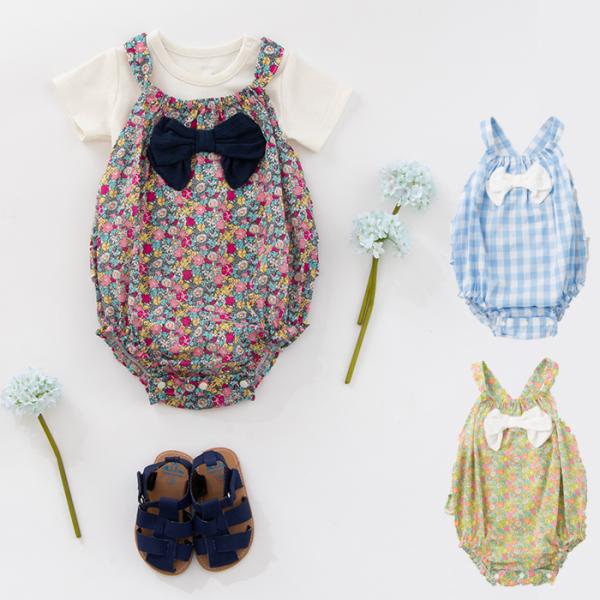 【coto cotte】リボンキャミオールベビーをキュートに見せる、大人気アイテムが再登場！大人気のキャミオールが新柄で登場！胸元の大きなリボンとおしりの3段フリルがベビーをさらに可愛く見せてくれます。はいはい姿をキュートに演出するふんわり...