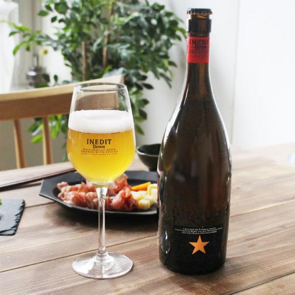 研究を重ねて完成させたイネディット。シャンパンを飲んでいるかのような香りに、味わい、フォルムへのこだわりが詰まったビールになっています。