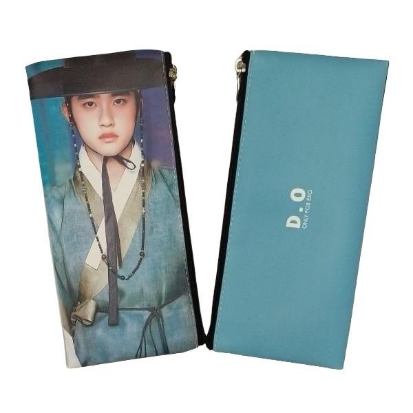 柔らかい合皮製のペンケース両面に写真がプリントされています。サイズ：約9×19.5ｃｍ（マチなし）