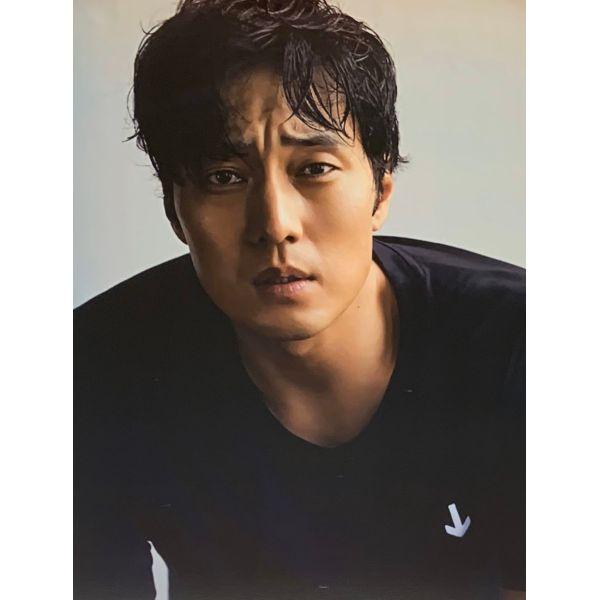 ■ポスター・韓流グッズ・丸めてお送りします。■サイズ：約30×42ｃｍ■材質：紙■区分：雑貨・韓国製■店舗連絡先：アンジーソウル0276-55-6707