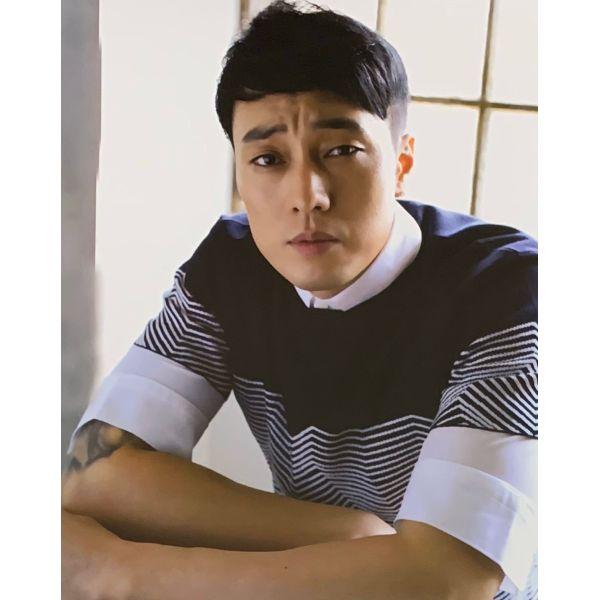 ■ポスター・韓流グッズ・丸めてお送りします。■サイズ：約30×42ｃｍ■材質：紙■区分：雑貨・韓国製■店舗連絡先：アンジーソウル0276-55-6707