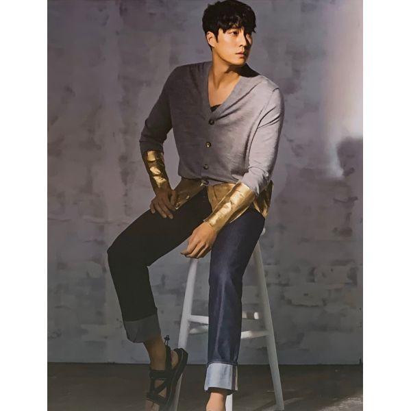 ■ポスター・韓流グッズ・丸めてお送りします。■サイズ：約30×42ｃｍ■材質：紙■区分：雑貨・韓国製■店舗連絡先：アンジーソウル0276-55-6707