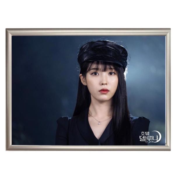 ■フォトプレート・韓流グッズ・A4サイズの額入り写真です。・額縁のデザイン、カラーはランダムとなります。■サイズ：210×297ｍｍ（中の写真）■店舗連絡先：アンジーソウル0276-55-6707
