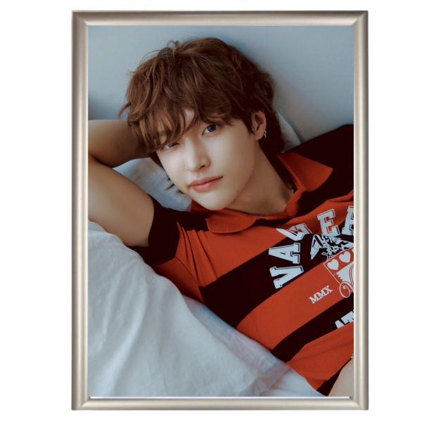 ■フォトプレート・韓流グッズ・A4サイズの額入り写真です。・額縁のデザイン、カラーはランダムとなります。■サイズ：210×297ｍｍ（中の写真）■韓国製■店舗連絡先：アンジーソウル0276-55-6707