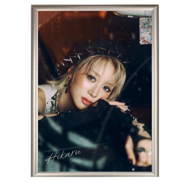 ■フォトプレート・韓流グッズ・A4サイズの額入り写真です。・額縁のデザイン、カラーはランダムとなります。■サイズ：210×297ｍｍ（中の写真）■韓国製■店舗連絡先：アンジーソウル0276-55-6707