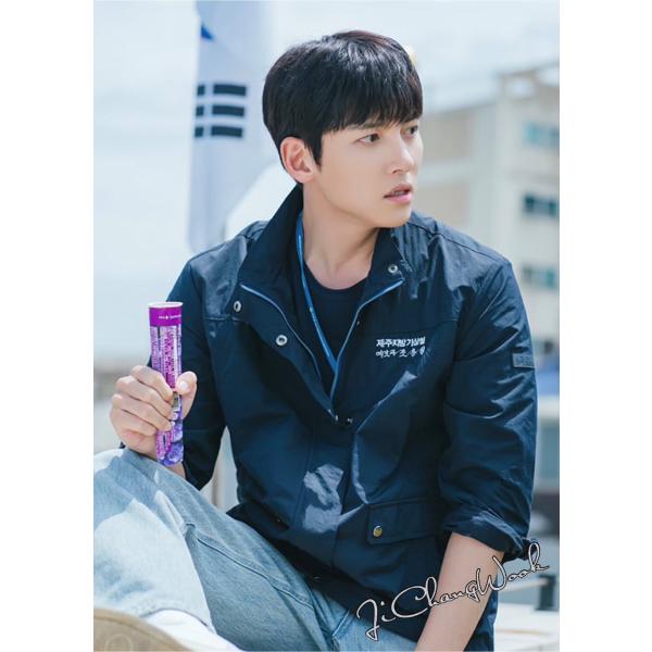 ■ポスター・韓流グッズ・丸めてお送りします。■サイズ：Ａ３（297×420ｍｍ）■材質：写真用紙■韓国製