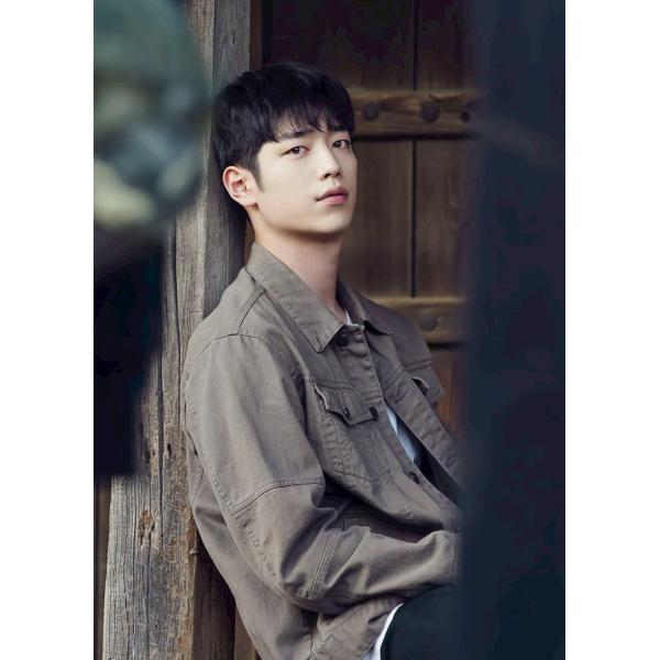 ■ポスター・韓流グッズ・丸めてお送りします。■サイズ：Ａ３（297×420ｍｍ）■材質：写真用紙■韓国製