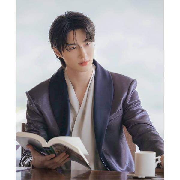 ■ポスター・韓流グッズ・丸めてお送りします。■サイズ：Ａ３（297×420ｍｍ）■材質：写真用紙■韓国製