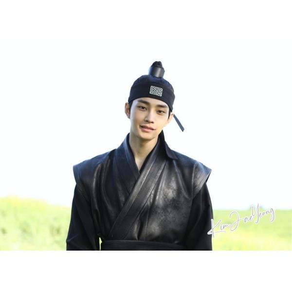 ■ポスター・韓流グッズ・丸めてお送りします。■サイズ：Ａ３（297×420ｍｍ）■材質：写真用紙■韓国製